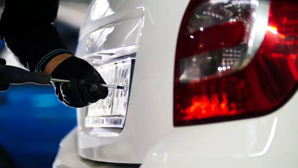This Is How You Install a License Plate in 6 Painless Steps